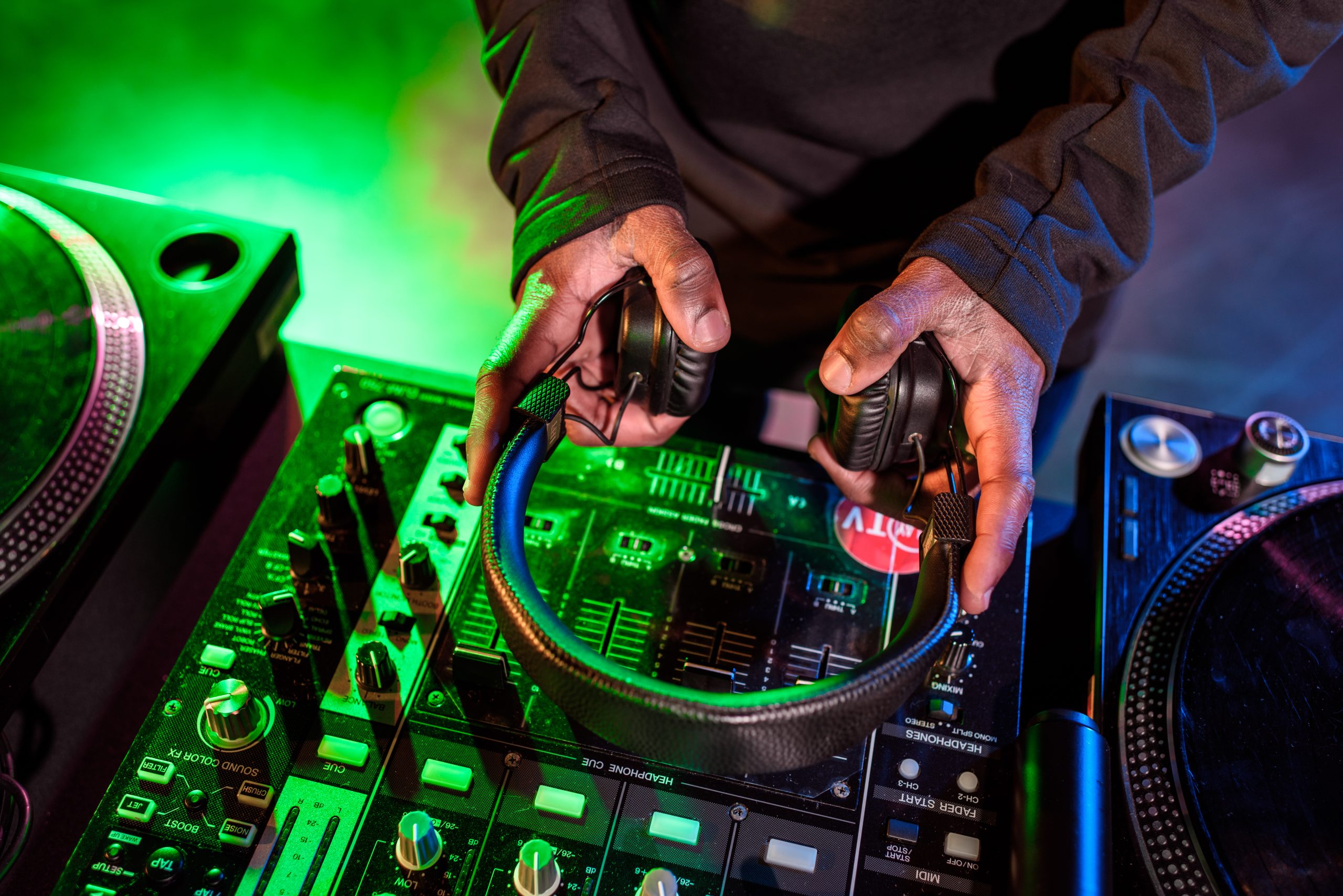Best DJ Equipment : The Ultimate Beginner’s Guide - PRO-DJ.CO.UKPRO-DJ ...